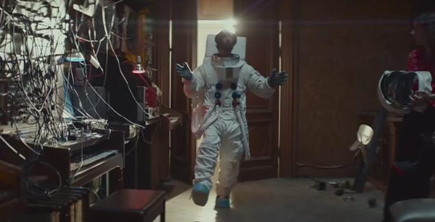 MOONWALKERS - Behind The Lens